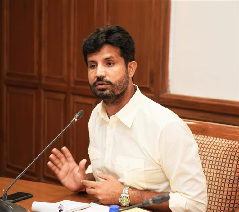 Raja warring shoots letter to Kejriwal for resumption of state bus ...