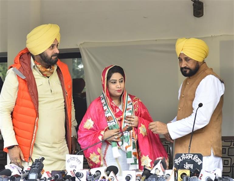 Punjab CM Channi welcomes AAP MLA Ruby in Congress party