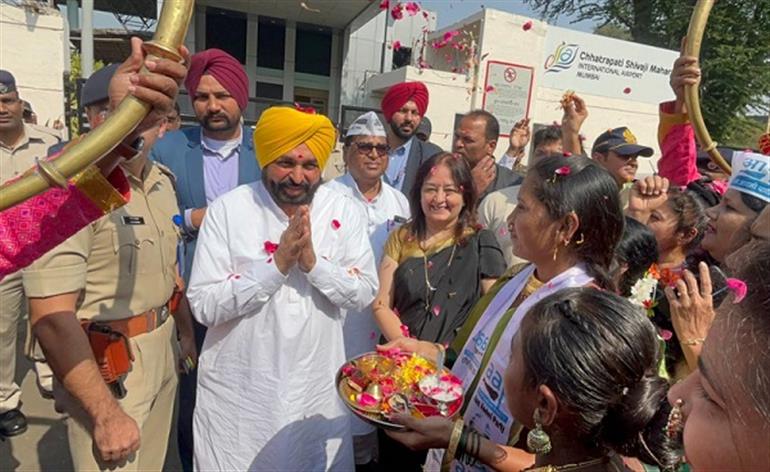 Now CM Bhagwant Mann visits Mumbai to encourage business honchos to invest in Punjab