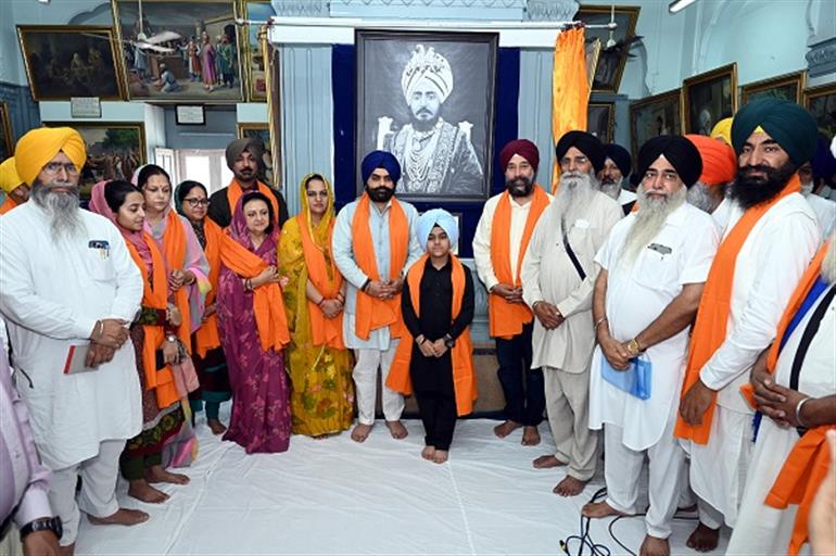SGPC displayed the portrait of Maharaja Ripudaman Singh of Nabha ...