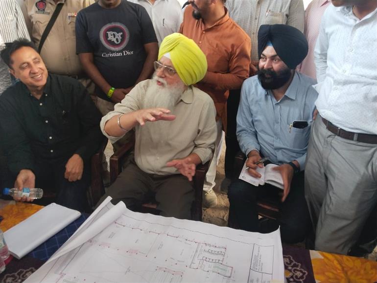 Cabinet Minister Nijjar inaugurated the road from Bhaktanwala to Mulechak