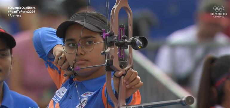 Meet Hayer Congratulates Mansa Based Archer Parneet Kaur On Becoming World Champion