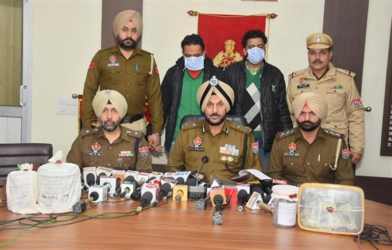 Punjab Police Arrest Five Drug Smugglers From Amritsat