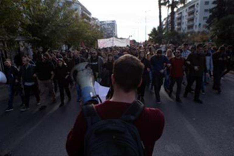 Greek farmers continue protests demanding govt pledged aid without delay