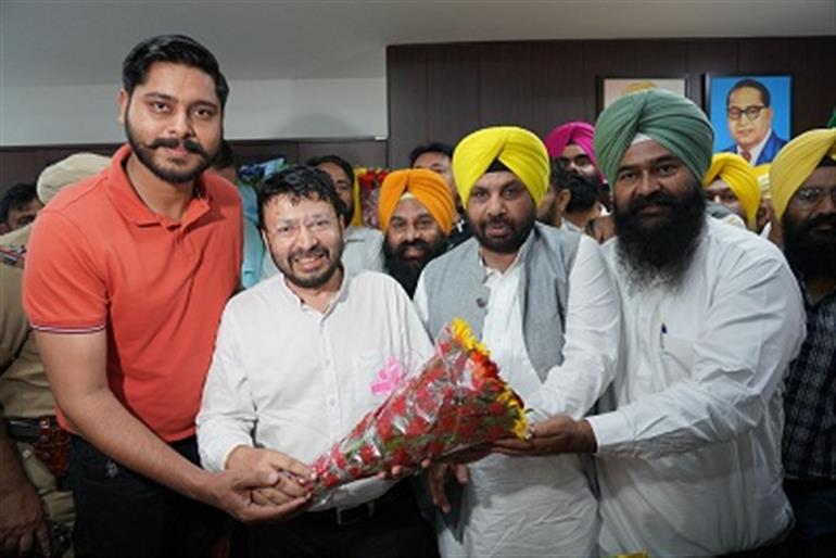Dr. Ravjot Singh Assumes Charge as Punjab's Cabinet Minister