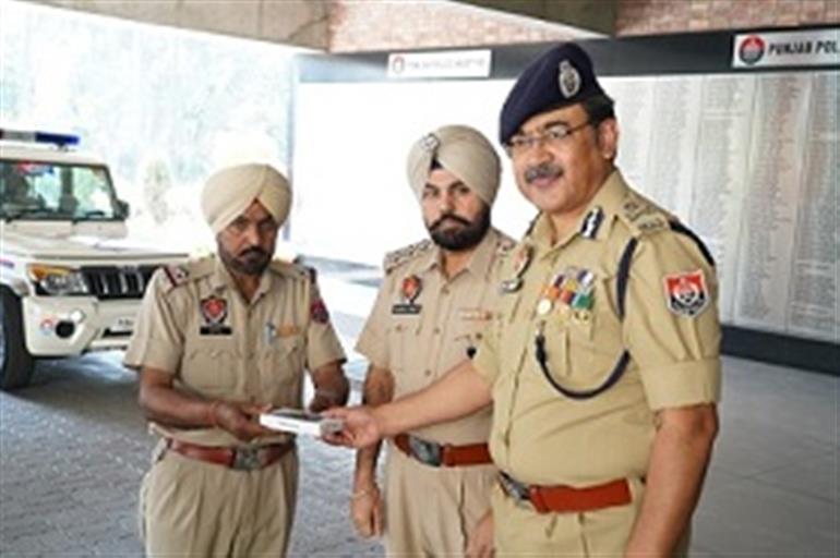 Punjab police's emergency response vehicles upgraded with smartphones ...